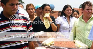 Enterraron a Jennifer Carolina y velan a Edwin Valero en El Vigía ...